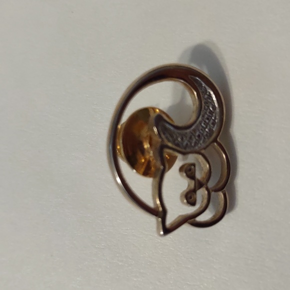 Avon | Jewelry | Vintage Avon Cat Silhouette Pin | Poshmark